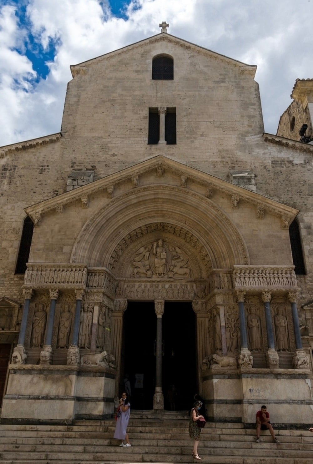 10 Things to Do in Arles: Roman Ruins, Art & Provençal Charm • From ...