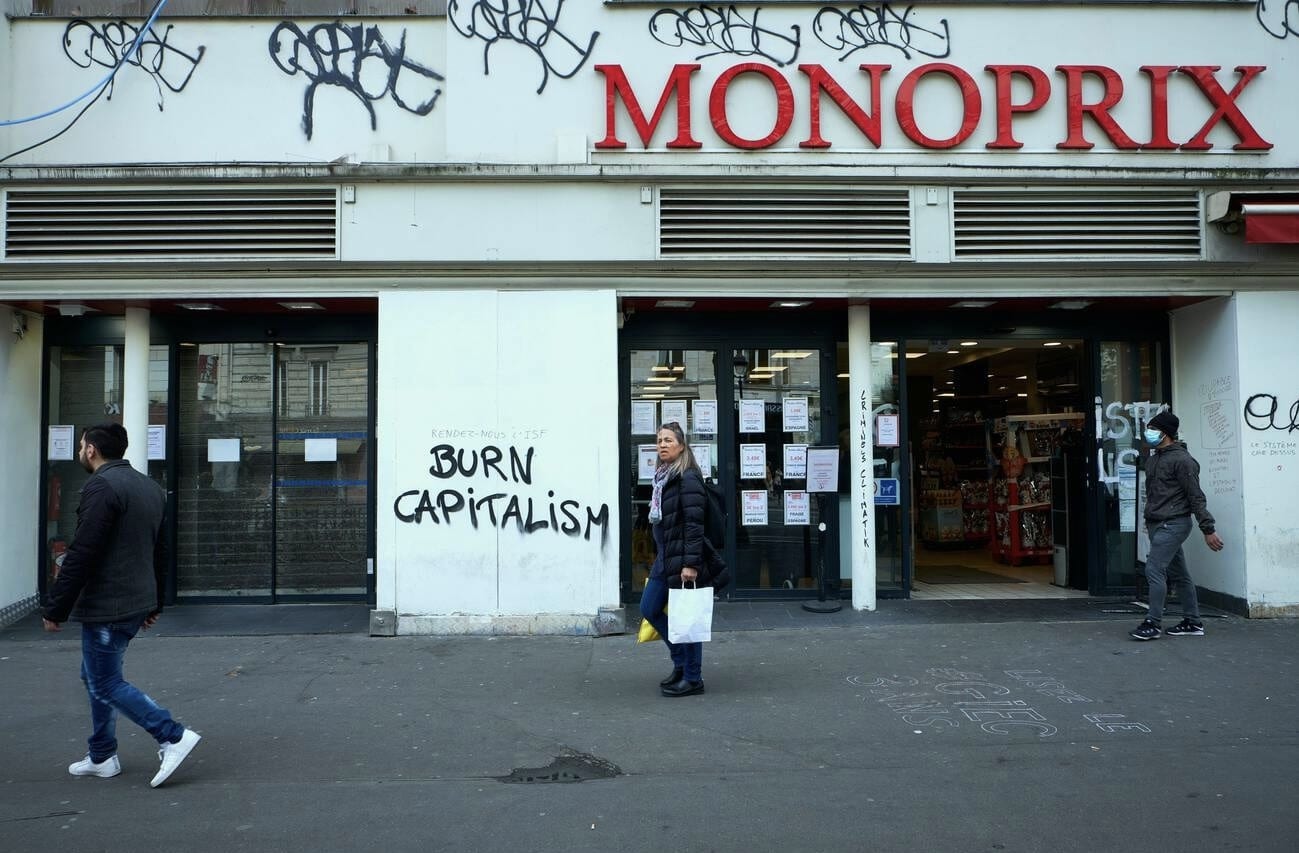 6 Dangerous Neighborhoods in Paris (And How to Stay Safe) • From Paris ...