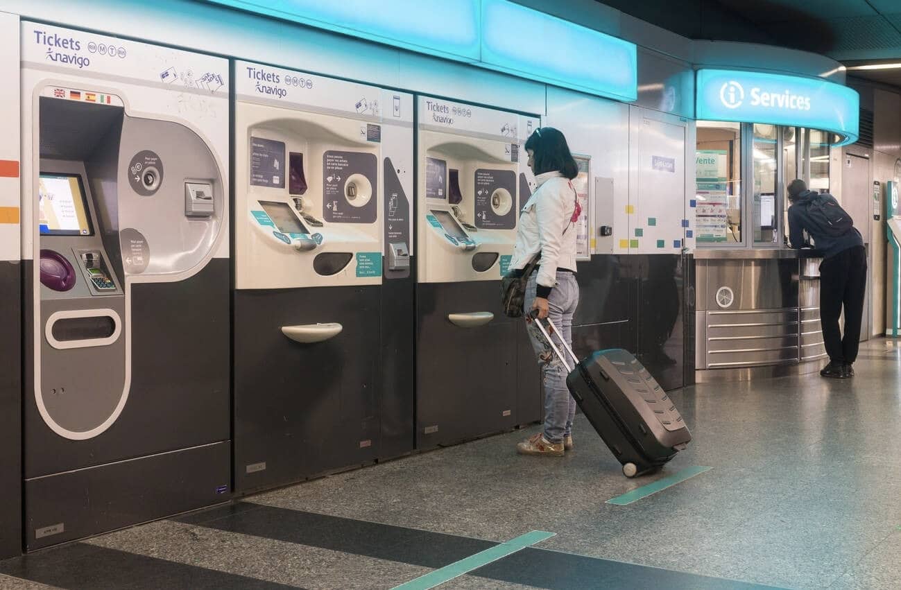 How to Use the Metro in Paris (2025 Guide for First-Time Visitors ...