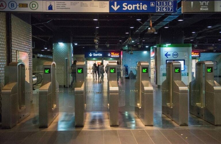 How to Use the Metro in Paris (2025 Guide for First-Time Visitors ...
